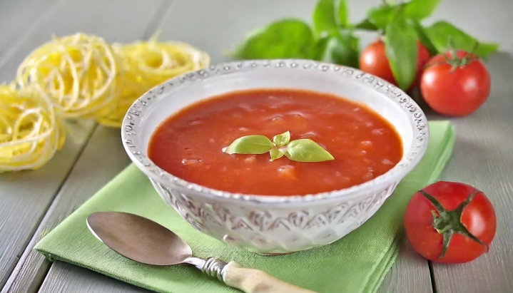 Paradicsomleves recept konyhájából - Receptneked.hu