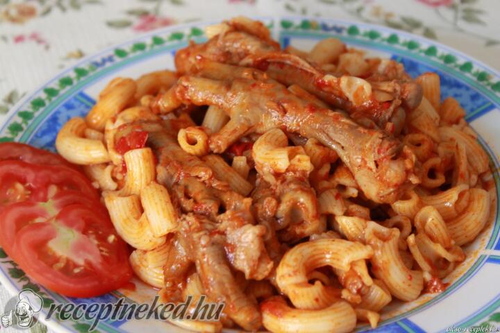 Csirkeláb pörkölt recept konyhájából - Receptneked.hu