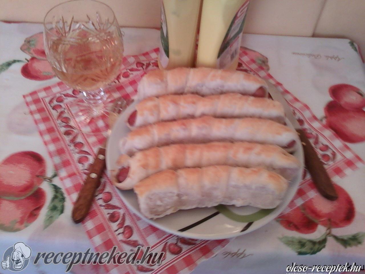 Levelestésztában sült virsli recept Horgos Ilona konyhájából ...