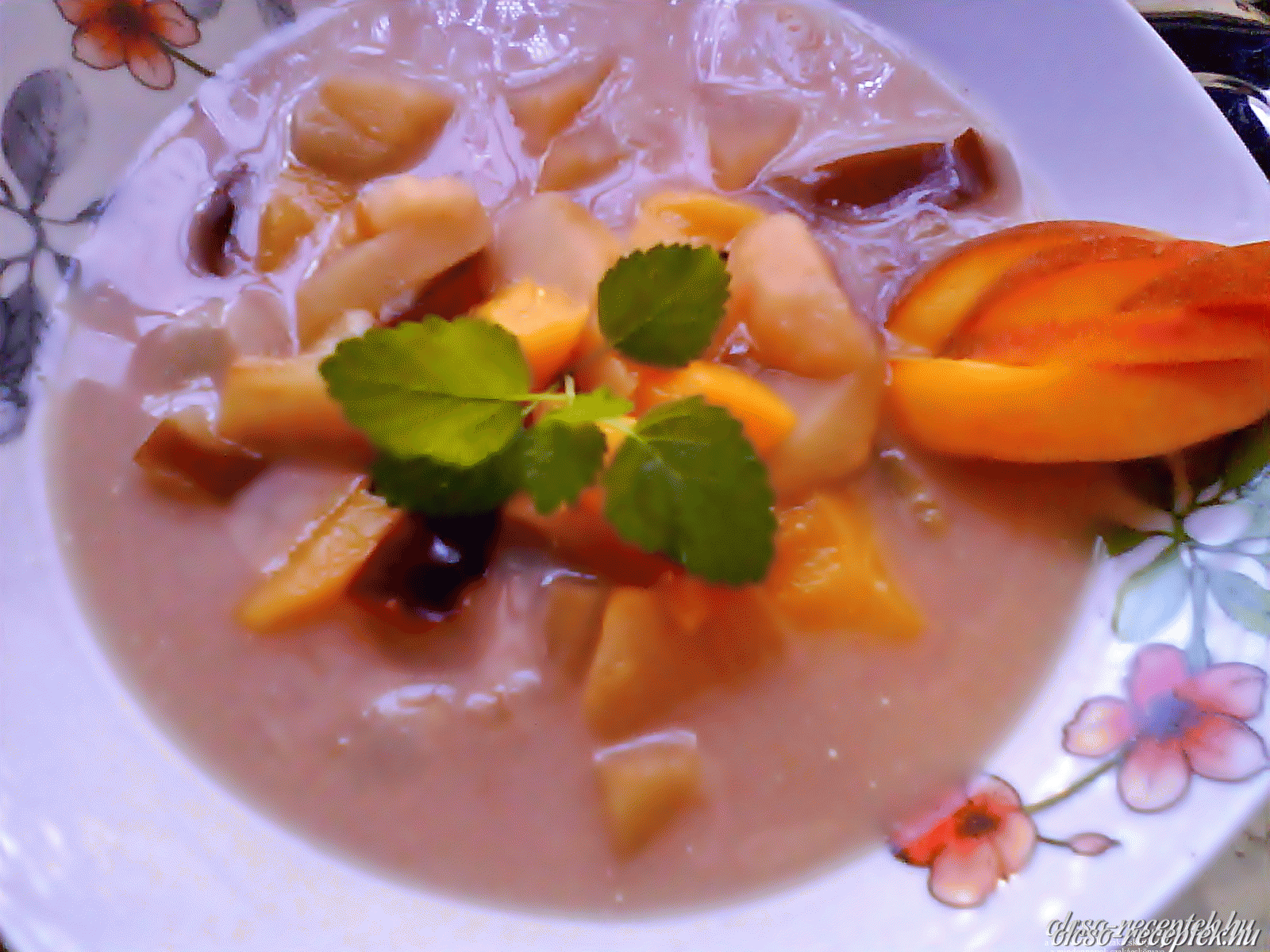 Hideg gyümölcsleves recept Kautz József konyhájából - Receptneked.hu