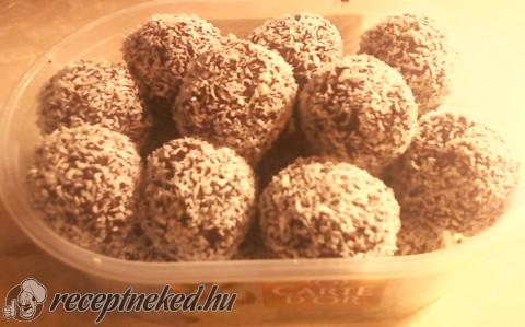 Kókuszgolyó darált keksz nélkül recept Mary101 konyhájából - Receptneked.hu