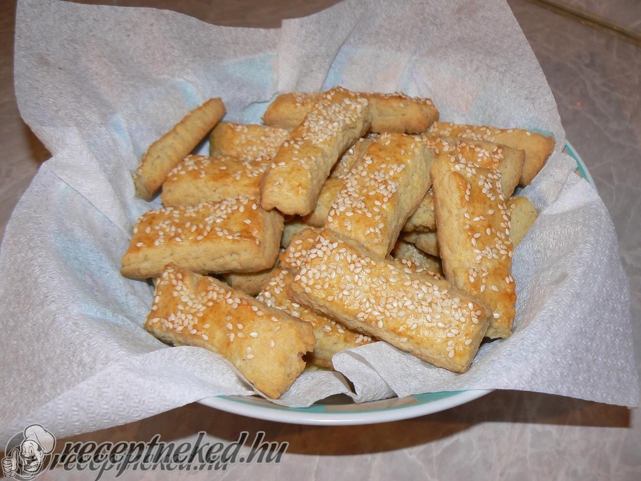 Sós, szezámmagos rudacska recept Ellák konyhájából - Receptneked.hu
