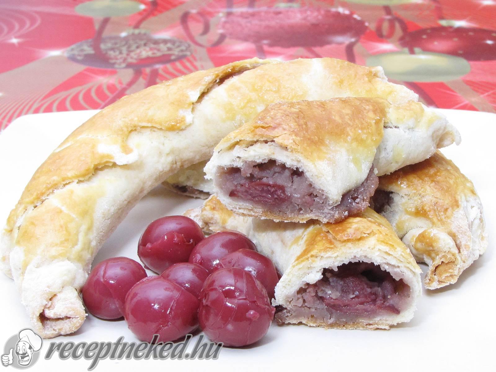 Gesztenyés, meggyes patkó recept Hajdu Istvan konyhájából - Receptneked.hu