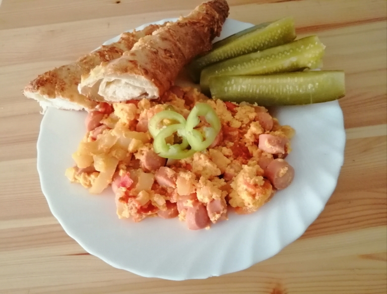 Rizses lecsó kolbásszal recept aranytepsi konyhájából - Receptneked.hu