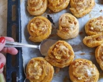 Sajtos csiga recept Vass Laszlone konyhájából - Receptneked.hu