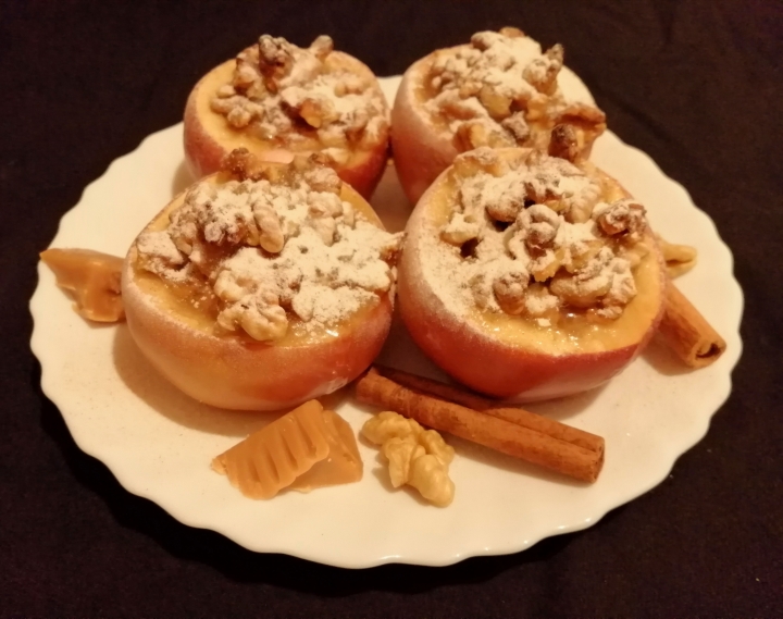 Töltött, sült alma recept Nemes-Pádár Csilla konyhájából - Receptneked.hu
