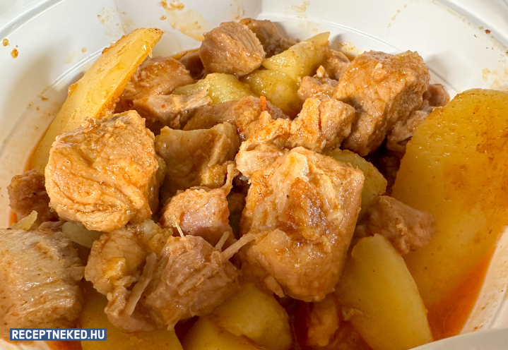 Pincepörkölt recept konyhájából - Receptneked.hu